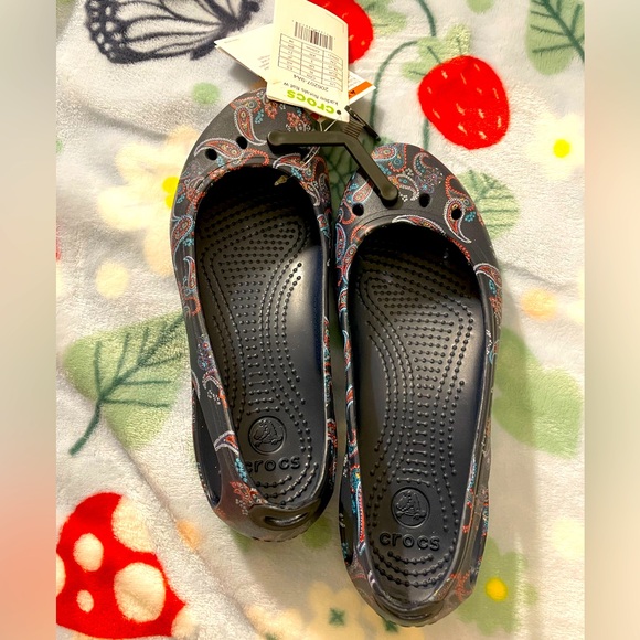 CROCS | Shoes | Nwt Crocs Paisley Kadee Flats | Poshmark